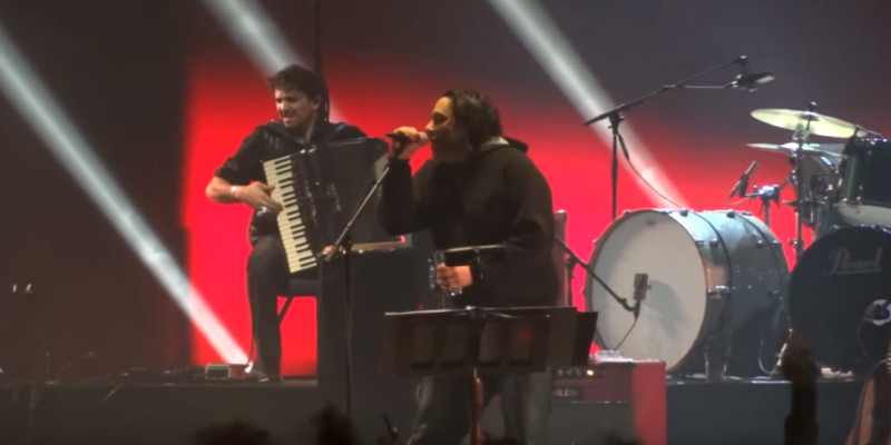 Saez – Vidéo concert entier – Toulouse 2019 – Menacés Mais Libres